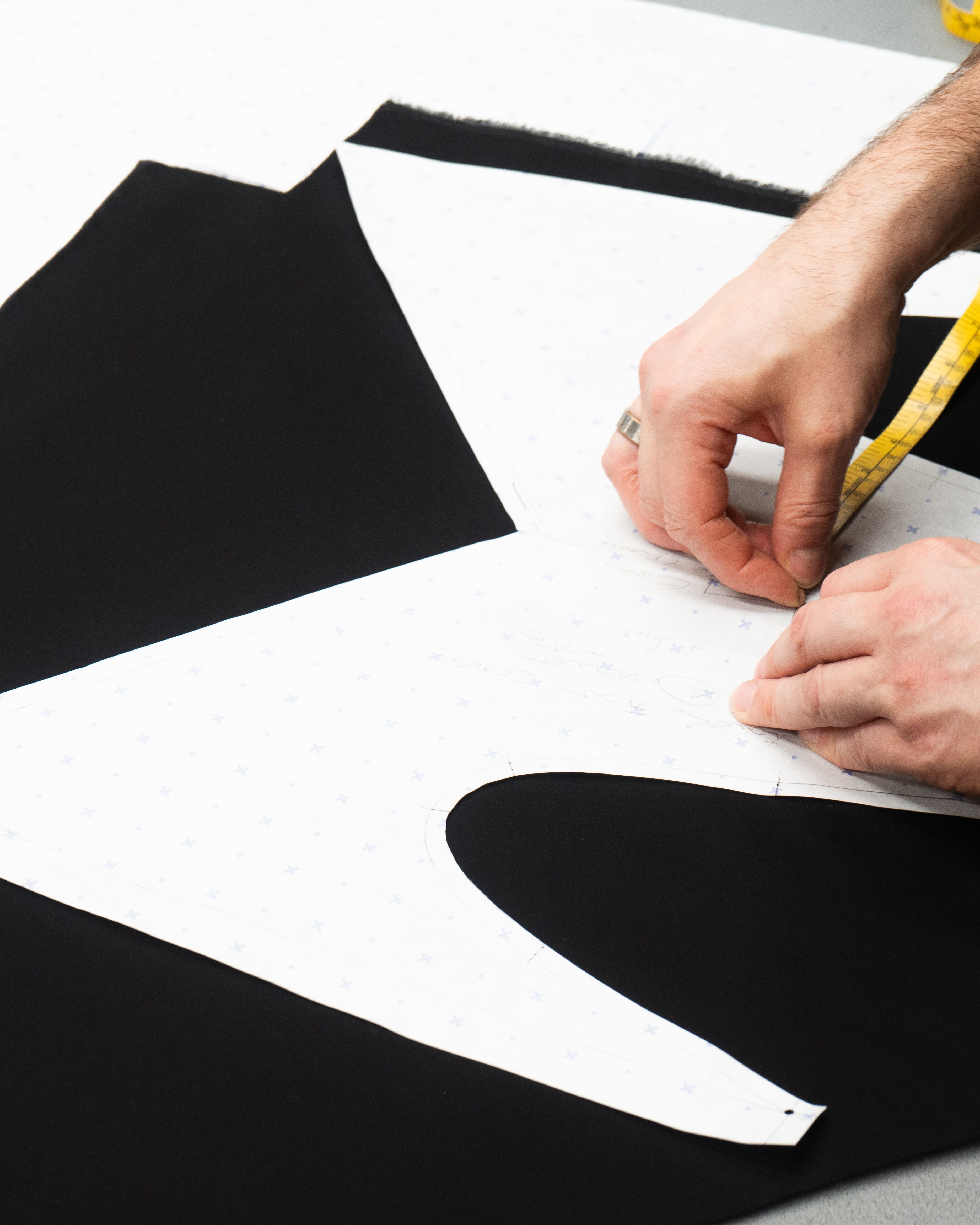 Miley Cyrus wears custom McQueen to the 2025 Oscars